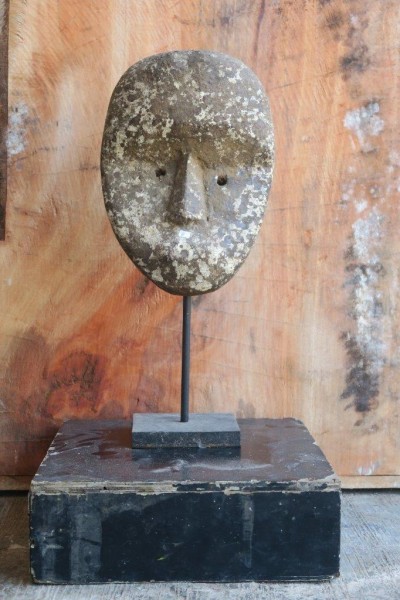 PRIMITIVE MASK ON STAND 45 CM UNIQUE ITEMS